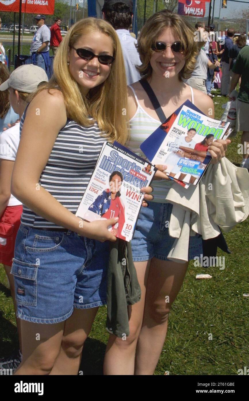 Inaugural WUSA game between the Washington Freedom and the Bay Area ...