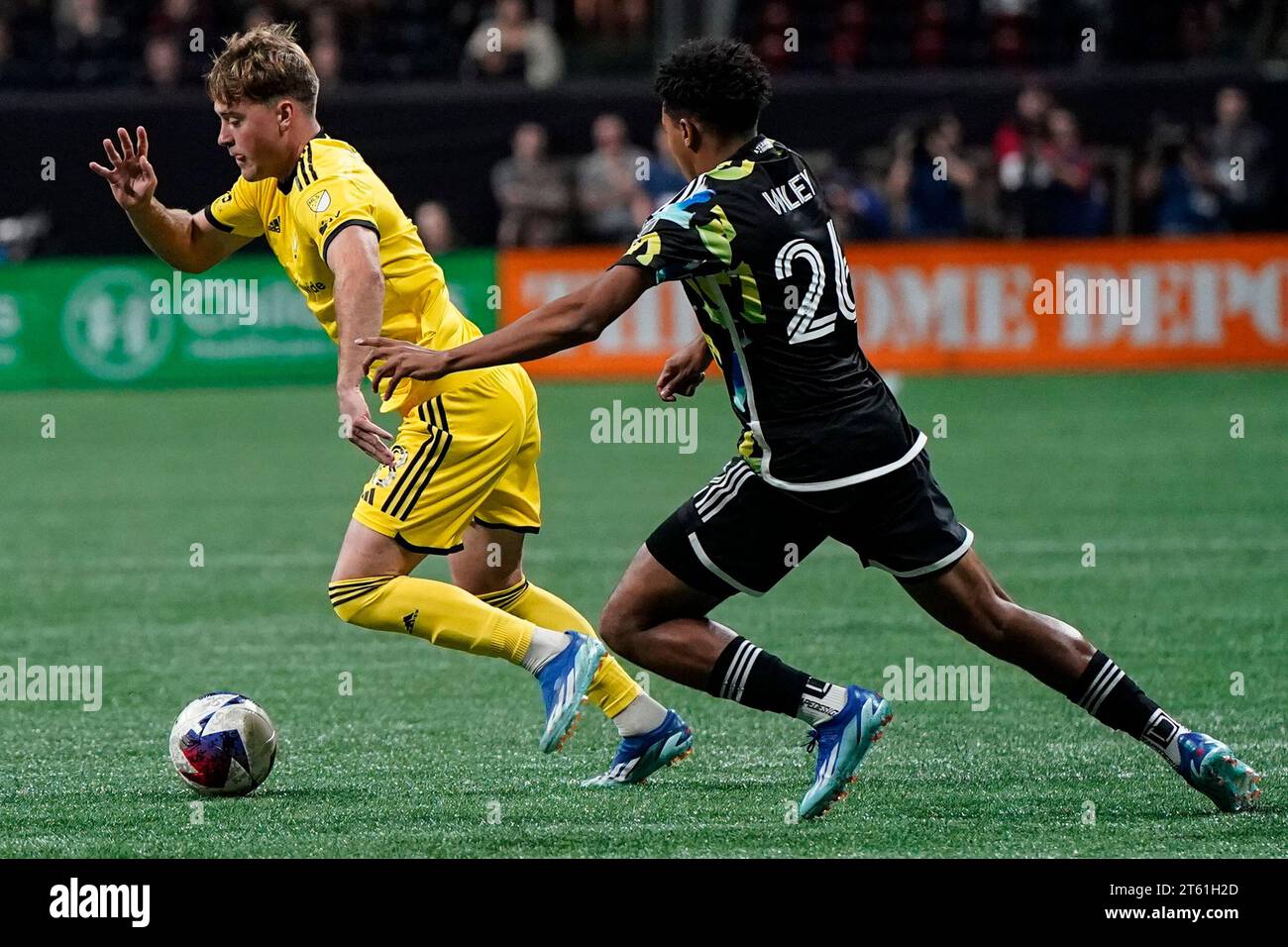 Columbus Crew midfielder Aidan Morris (8) moves the ball from Atlanta ...