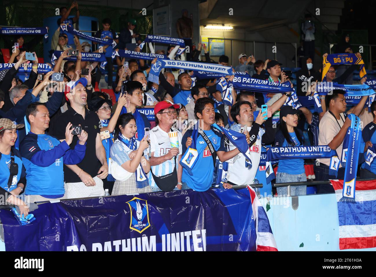 Bg pathum fans hi-res stock photography and images - Alamy