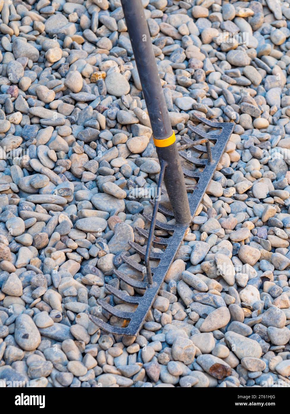 House exterior with yard pebbles hi-res stock photography and images ...