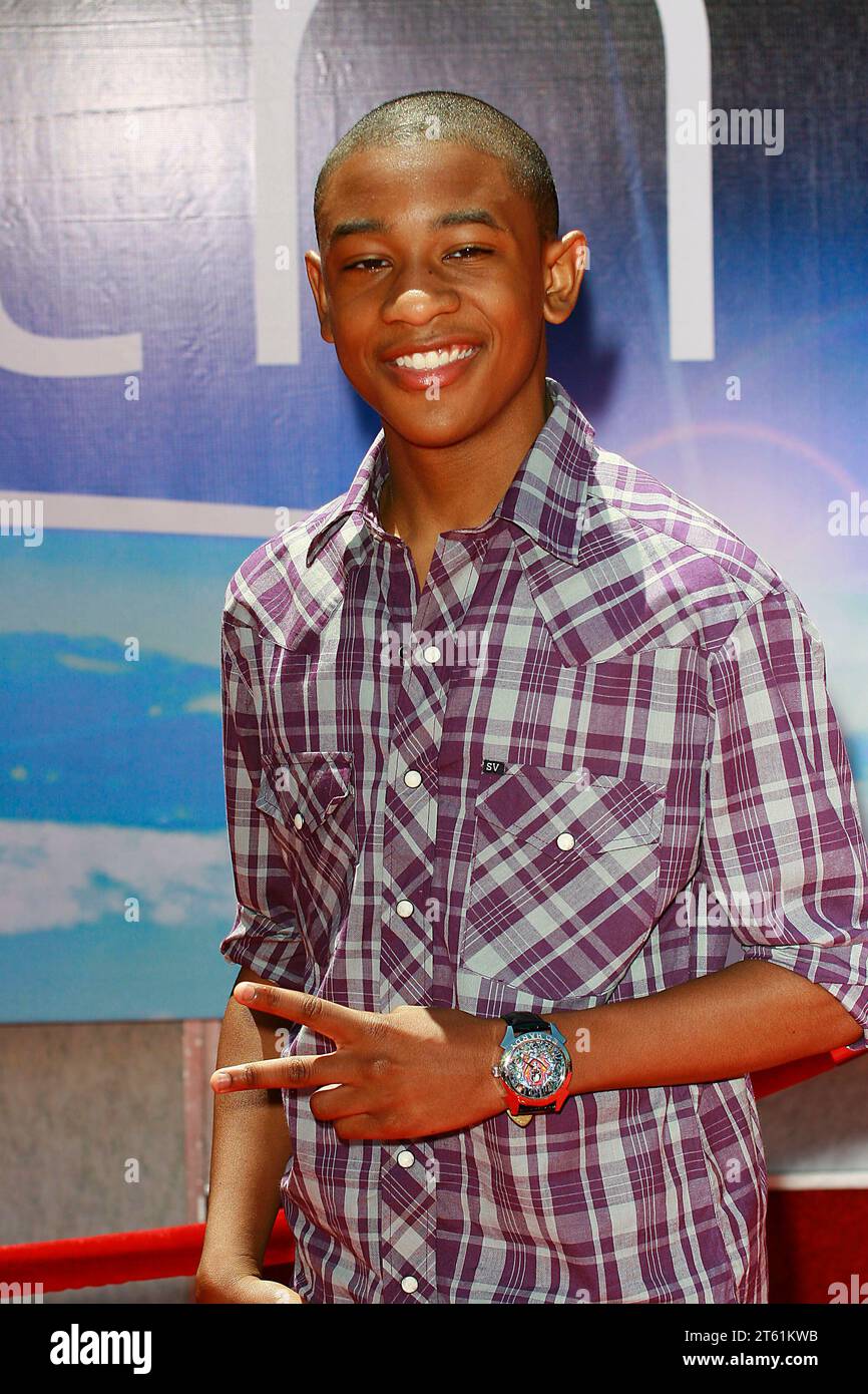 Justin Martin at the Los Angeles Premiere of Disneynature's "Earth ...