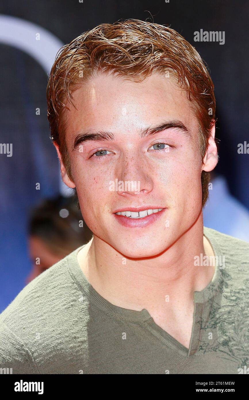 Brando Eaton at the Los Angeles Premiere of Disneynature's "Earth ...