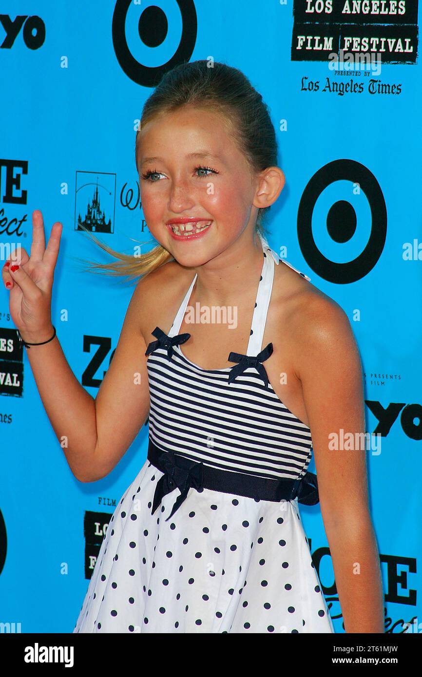 Noah cyrus 2009 hi-res stock photography and images - Alamy