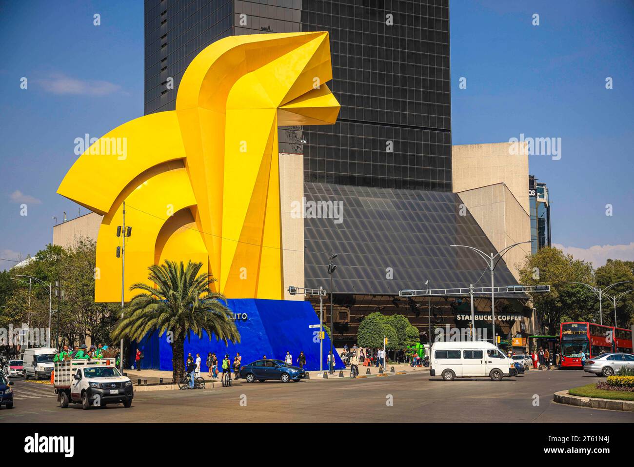 Statue El Caballito, yellow in color by sculptor Enrique Carbajal ...