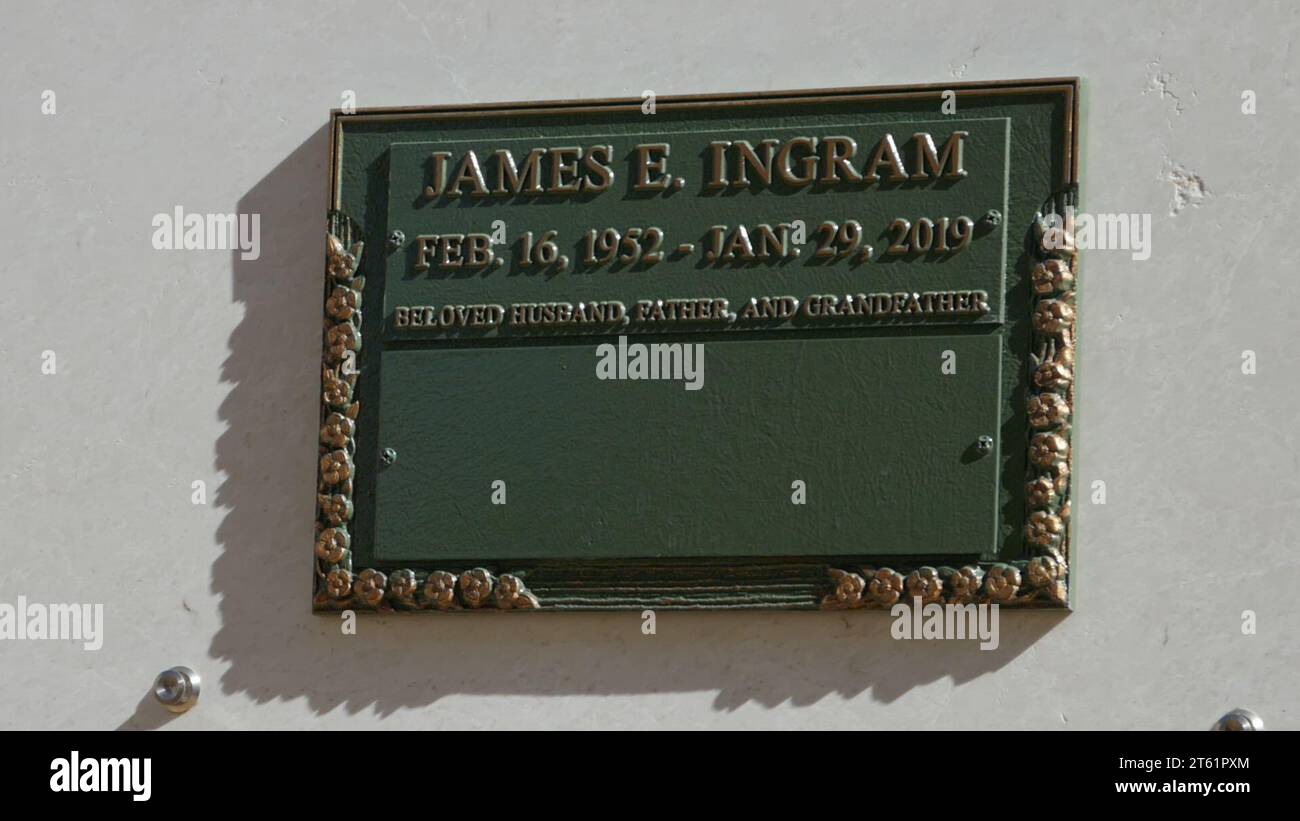 Los Angeles, California, USA 6th November 2023 Singer Musician James Ingram Grave at Forest Lawn ...