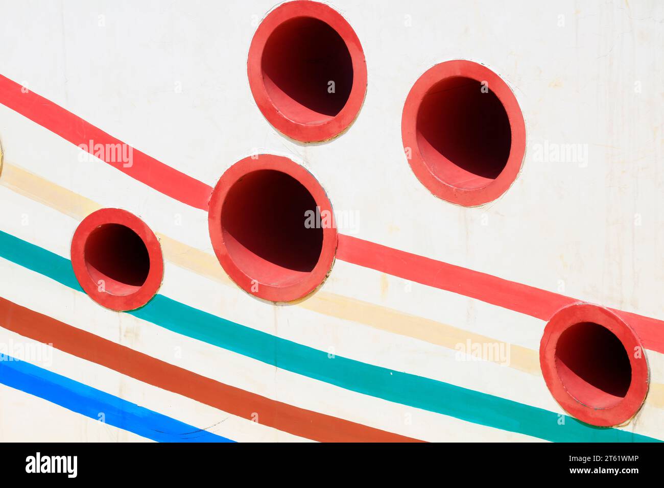 round hole on the wall Stock Photo - Alamy