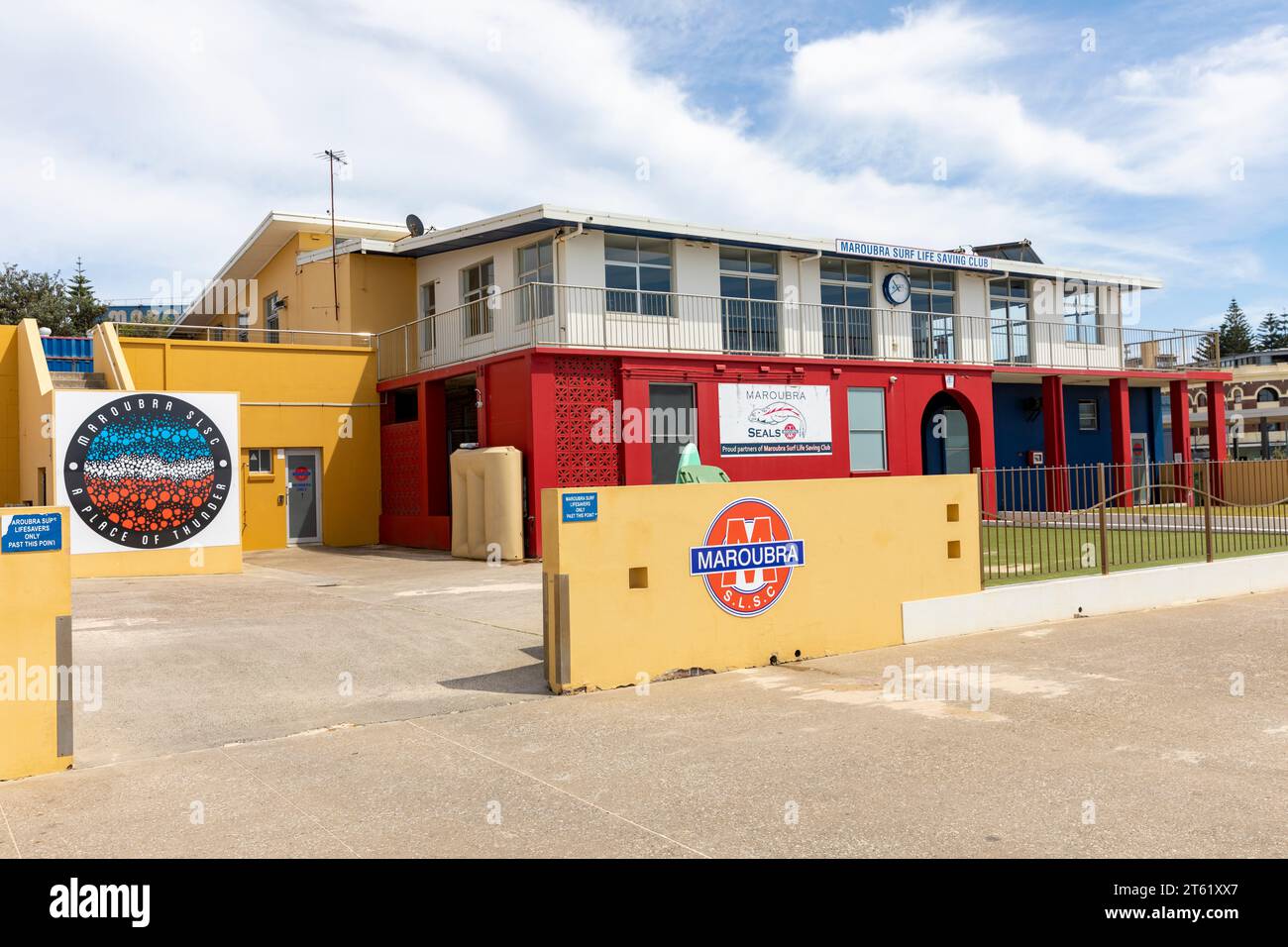 Maroubra beach surf life saving club hi-res stock photography and ...