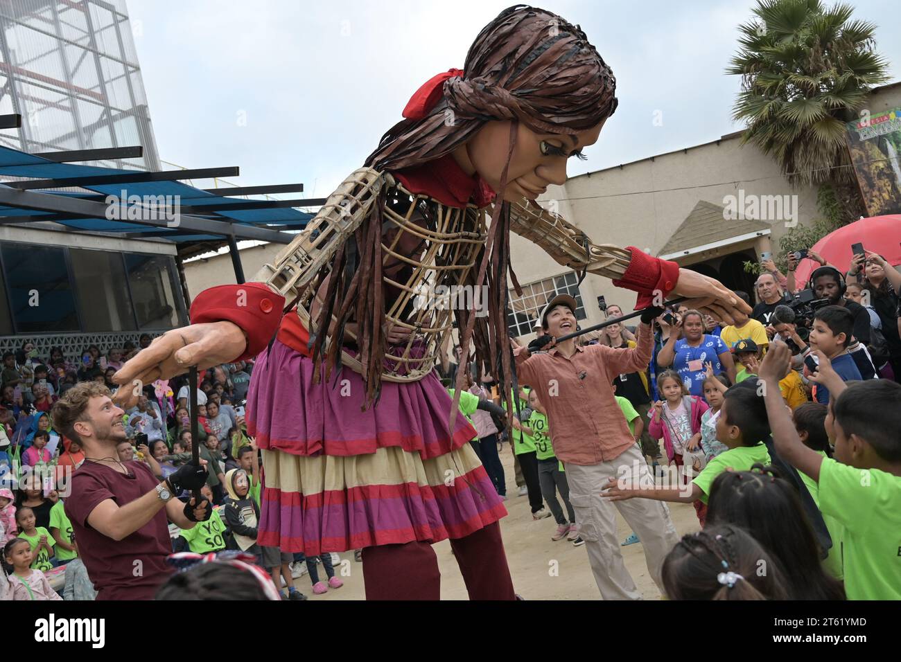 Tijuana, Baja California, Mexico. 7th Nov, 2023. Little Amal, a 12-foot ...
