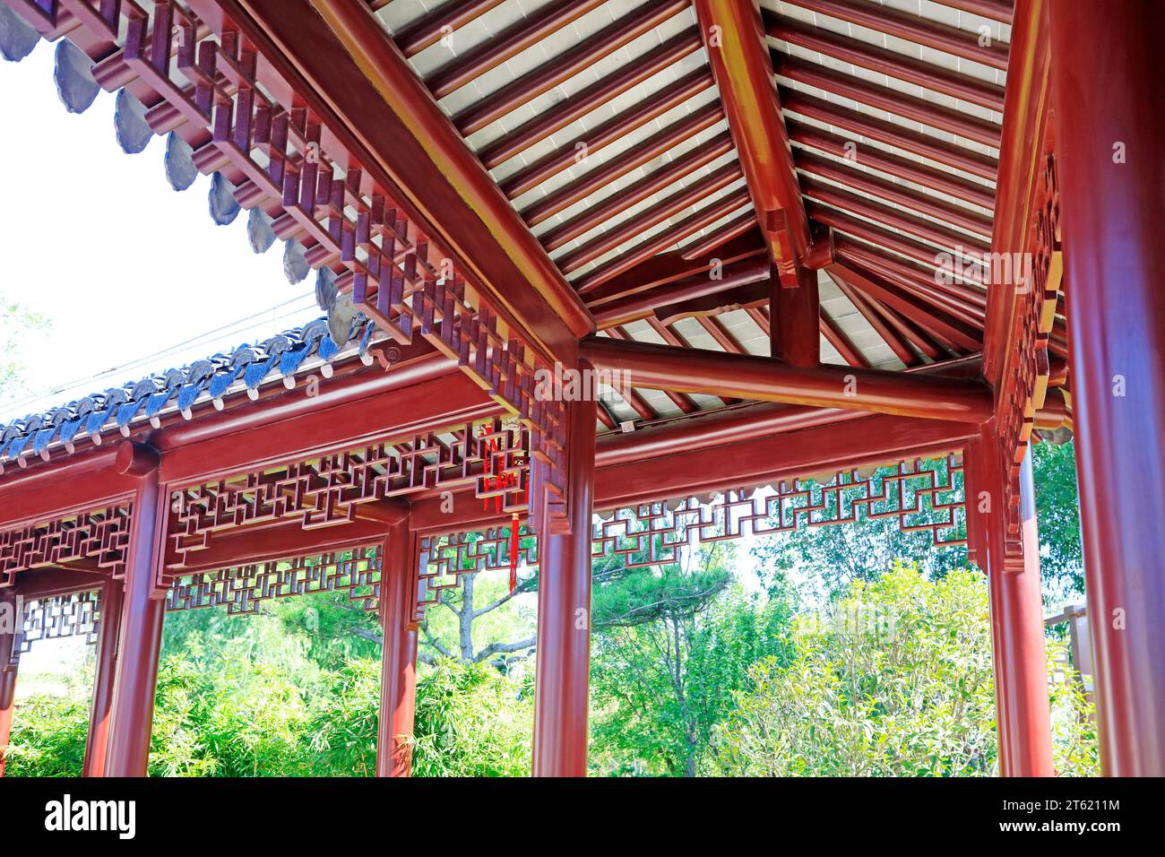 Gallery building structure Stock Photo - Alamy