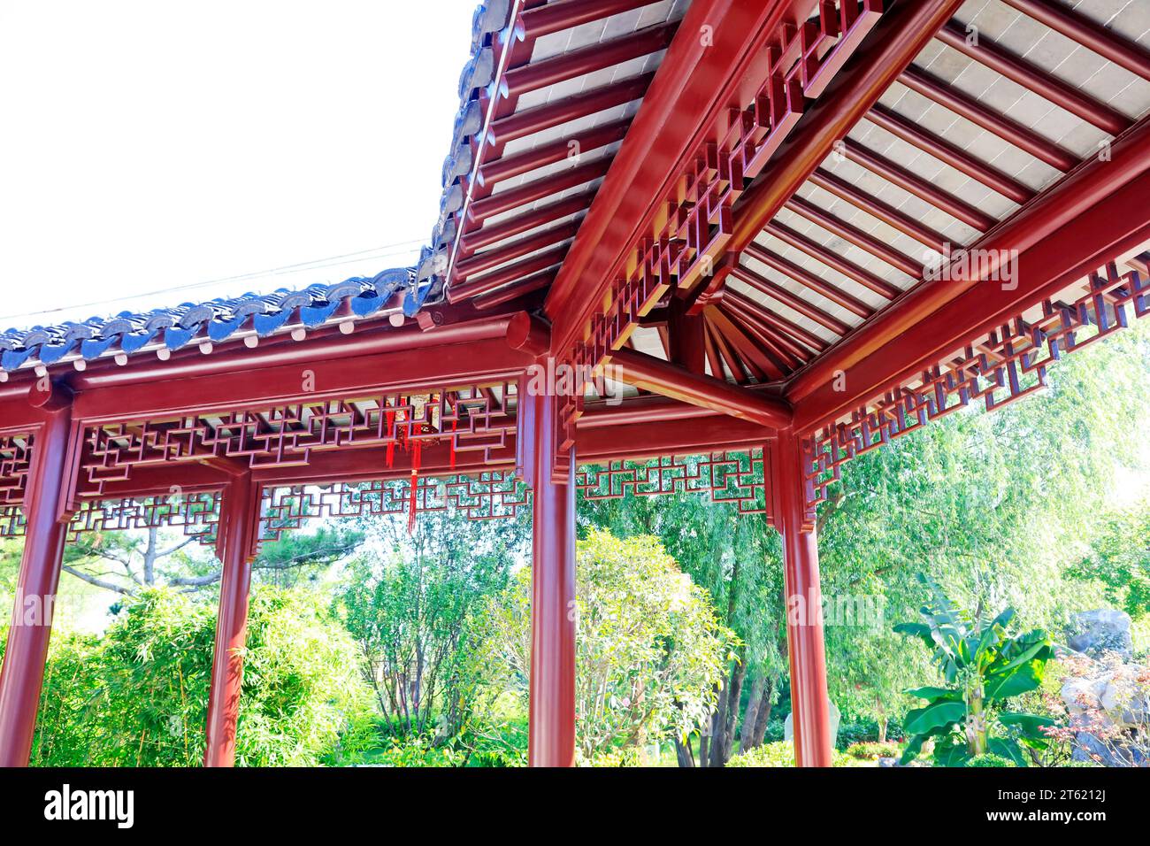 Gallery building structure Stock Photo - Alamy