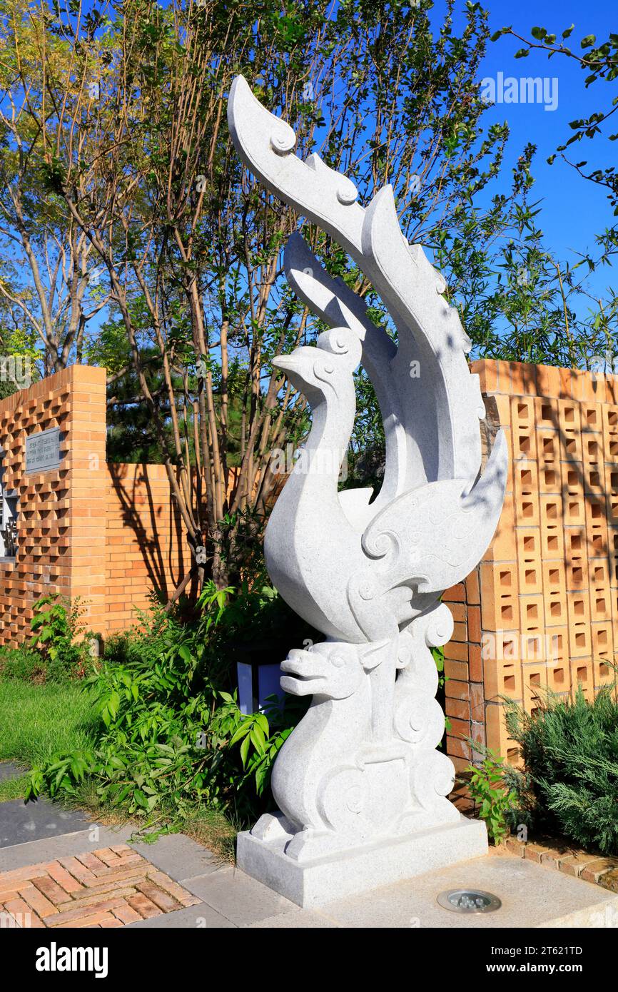 Peacock shape hi-res stock photography and images - Alamy