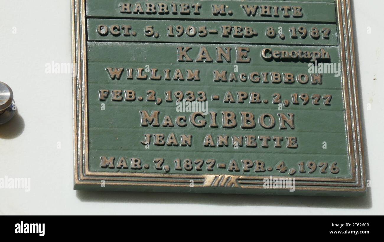 Los Angeles, California, USA 6th November 2023 Actress Harriet MacGibbon Grave in Courts of ...