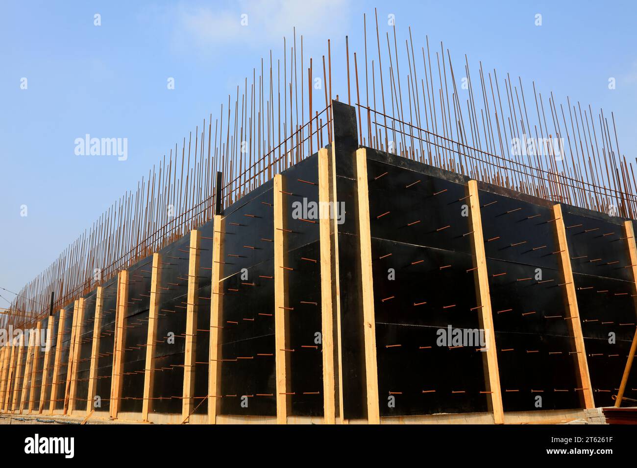 Wood bracket in a construction sites Stock Photo - Alamy