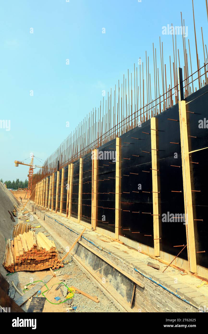 Wood bracket in a construction sites Stock Photo - Alamy