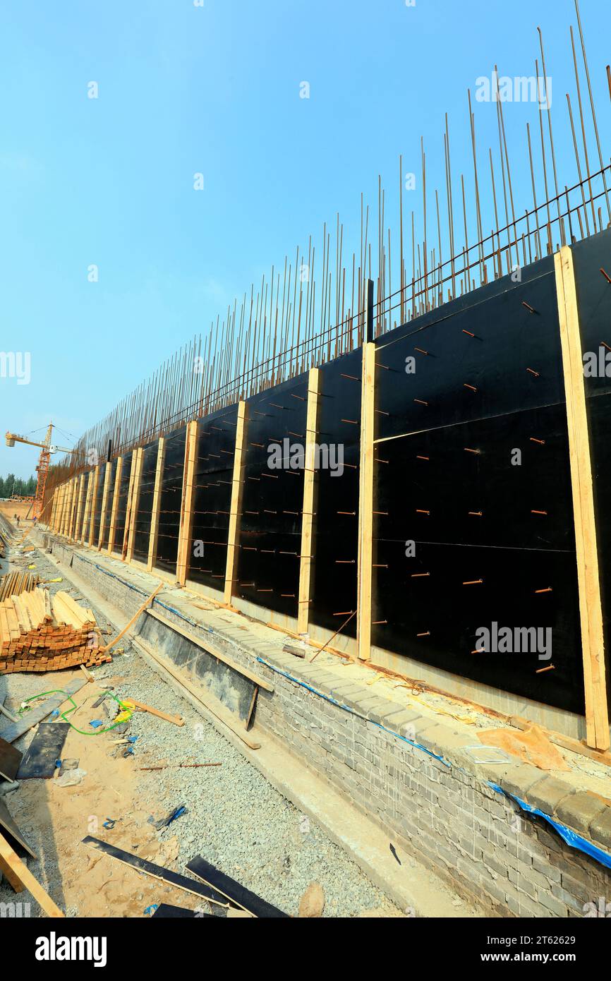 Wood bracket in a construction sites Stock Photo - Alamy