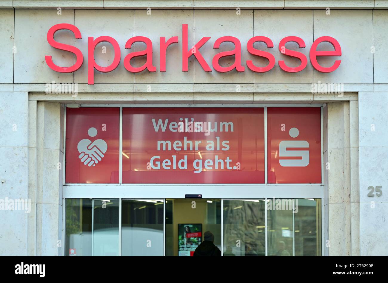 Erfurt, Germany. 07th Nov, 2023. Sparkasse stands above the entrance to ...