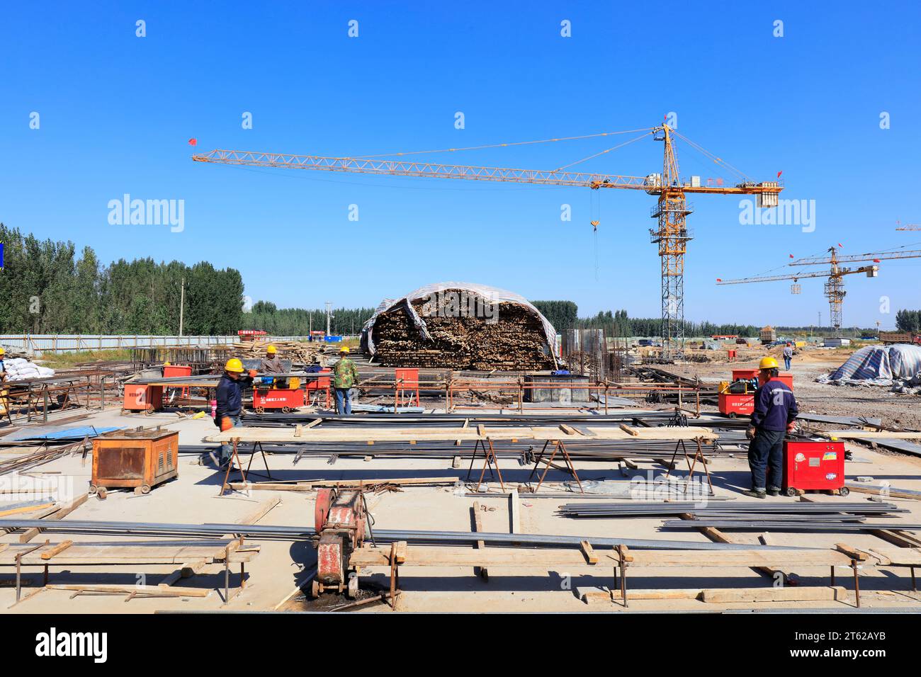 Construction site scene Stock Photo - Alamy
