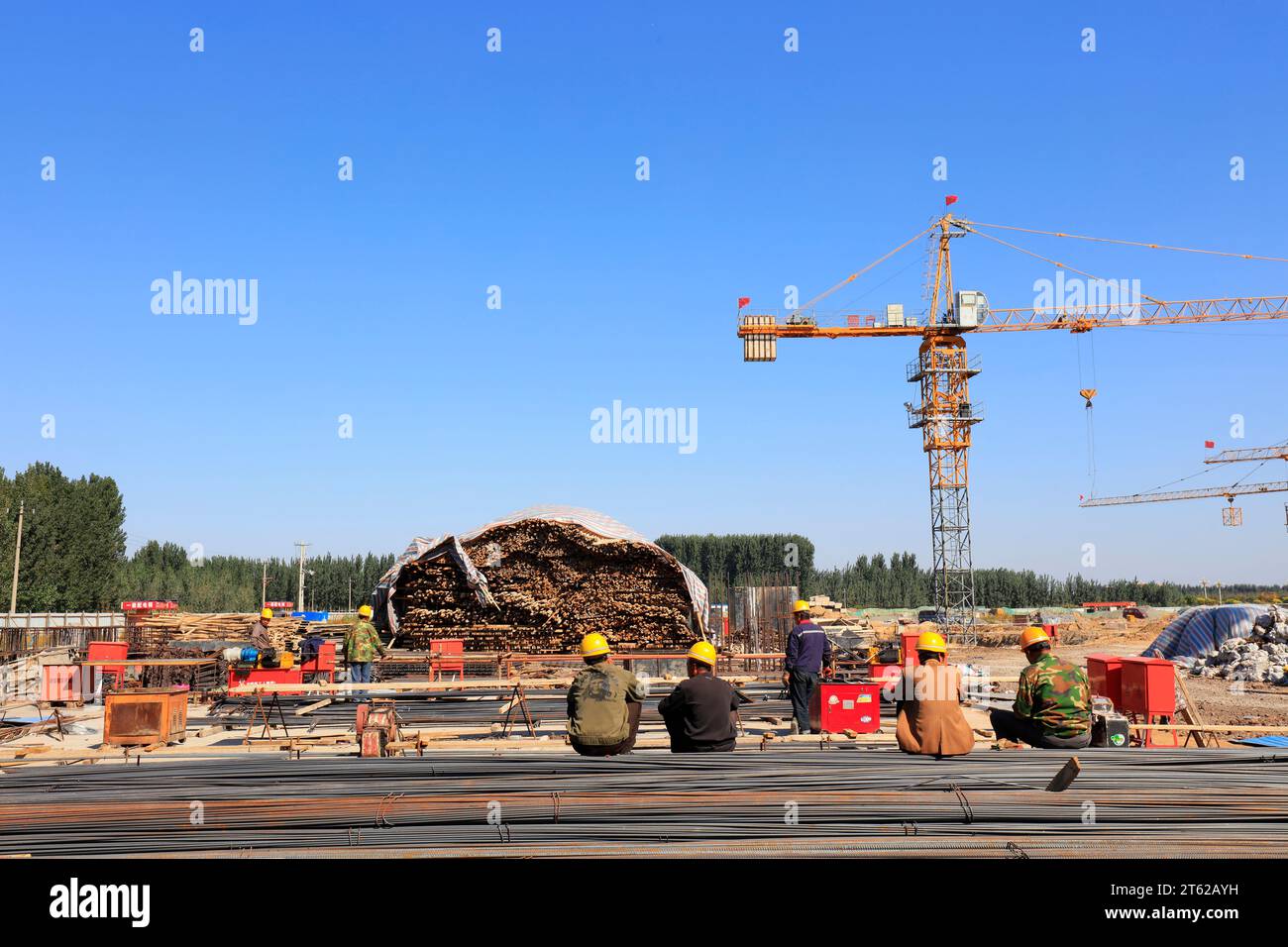 Construction site scene Stock Photo - Alamy