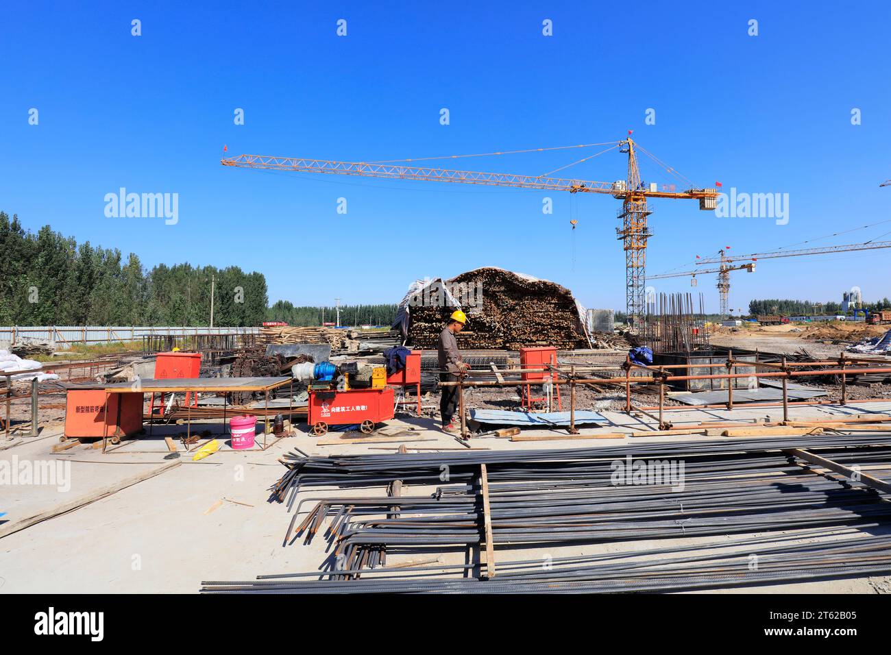 Construction site scene Stock Photo - Alamy