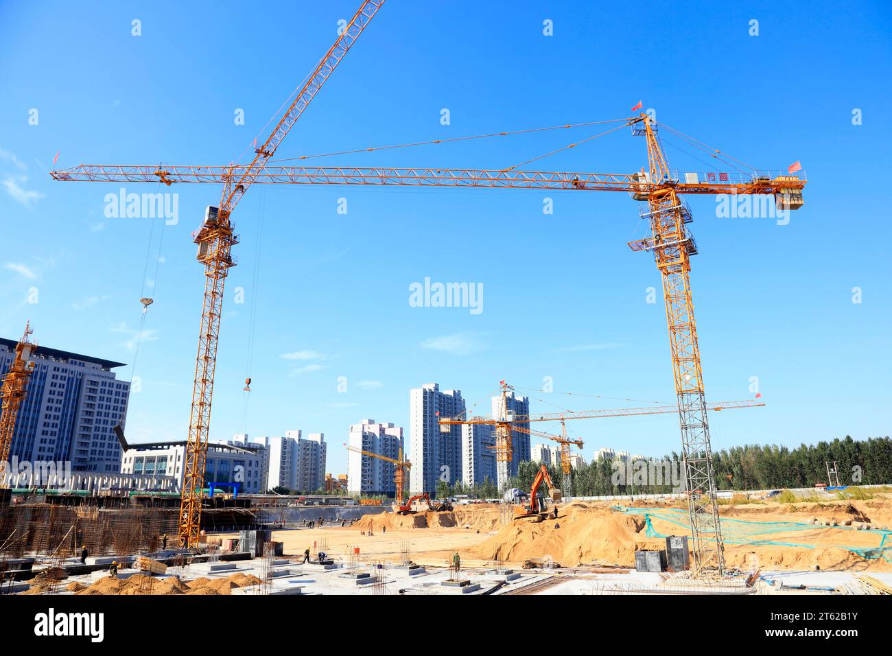 Construction site scene Stock Photo - Alamy