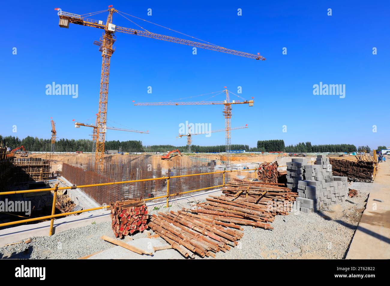 Construction site scene Stock Photo - Alamy