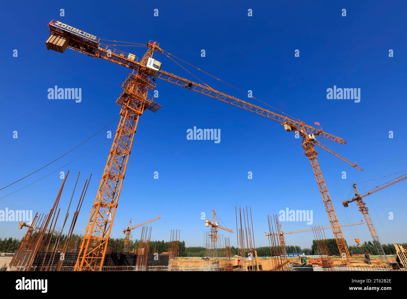 Construction site scene Stock Photo - Alamy