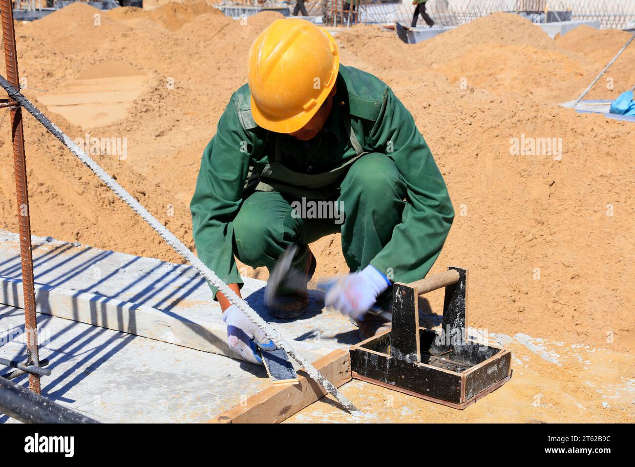 construction workers in construction sites, China Stock Photo - Alamy