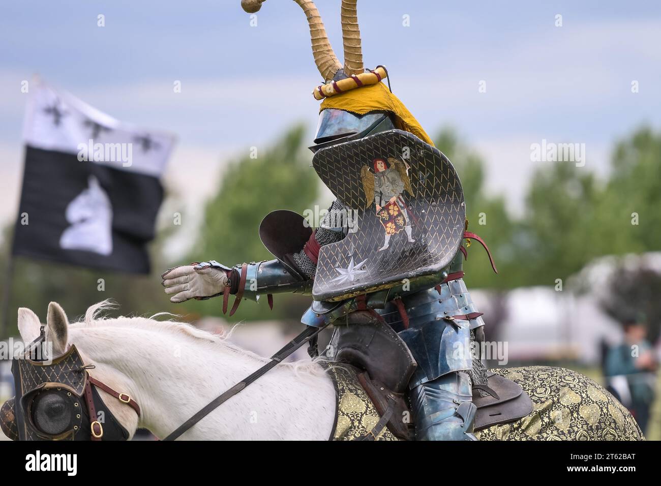 Medieval jousting sallet hi-res stock photography and images - Alamy