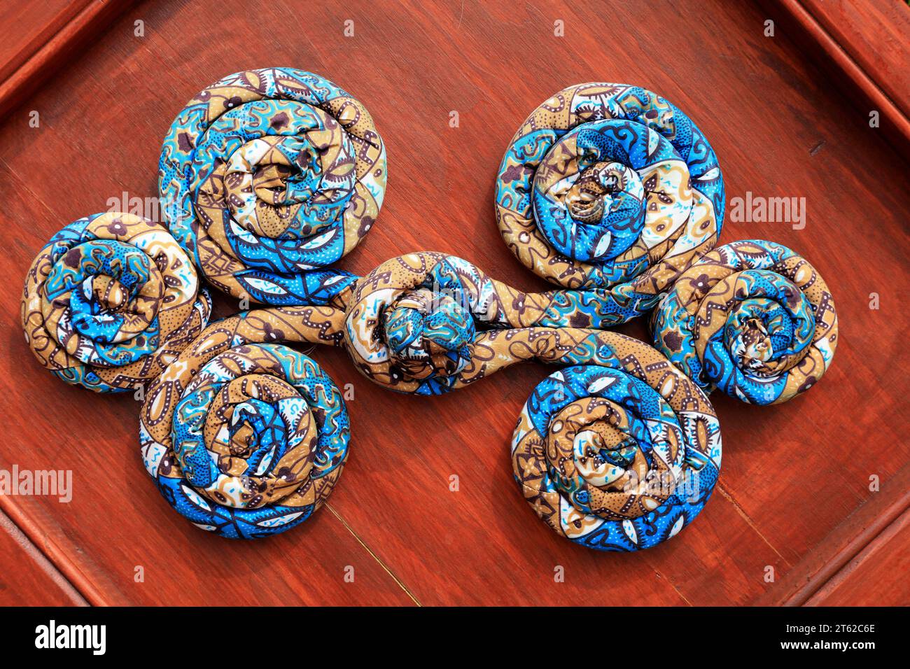 Traditional Chinese buckle loop molding crafts Stock Photo - Alamy