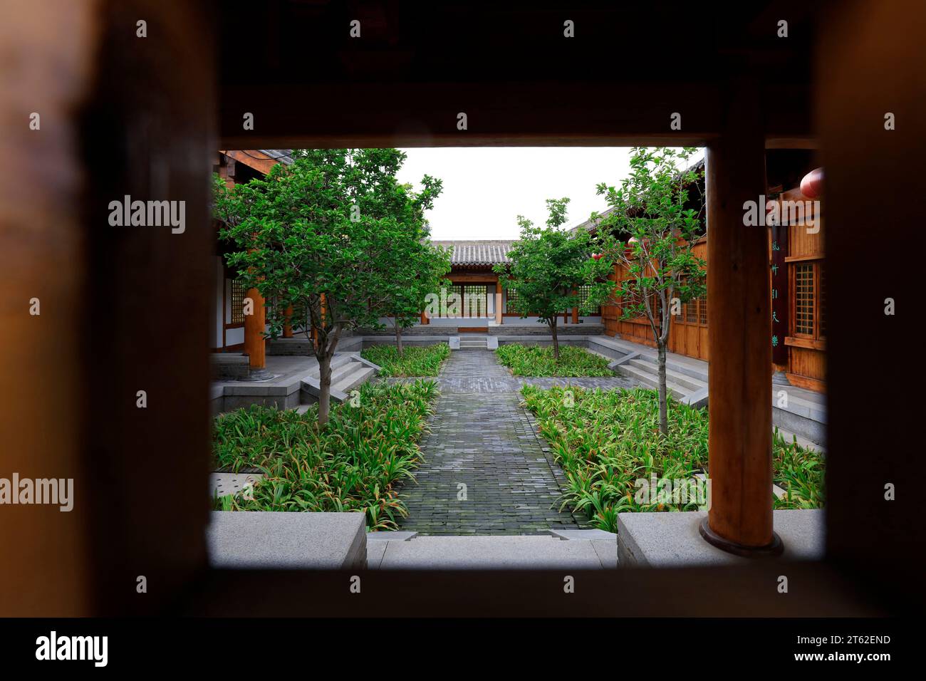 Chinese traditional wooden building structure Stock Photo - Alamy