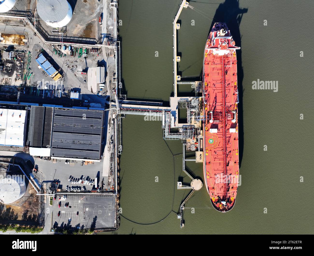 Overhead View of Oil Tanker Ship in Port at Refinery Stock Photo - Alamy