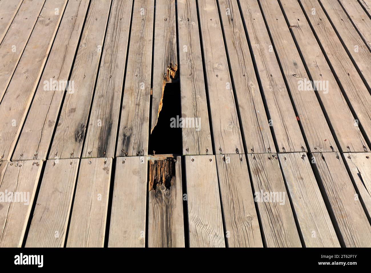 A broken wooden platform Stock Photo - Alamy