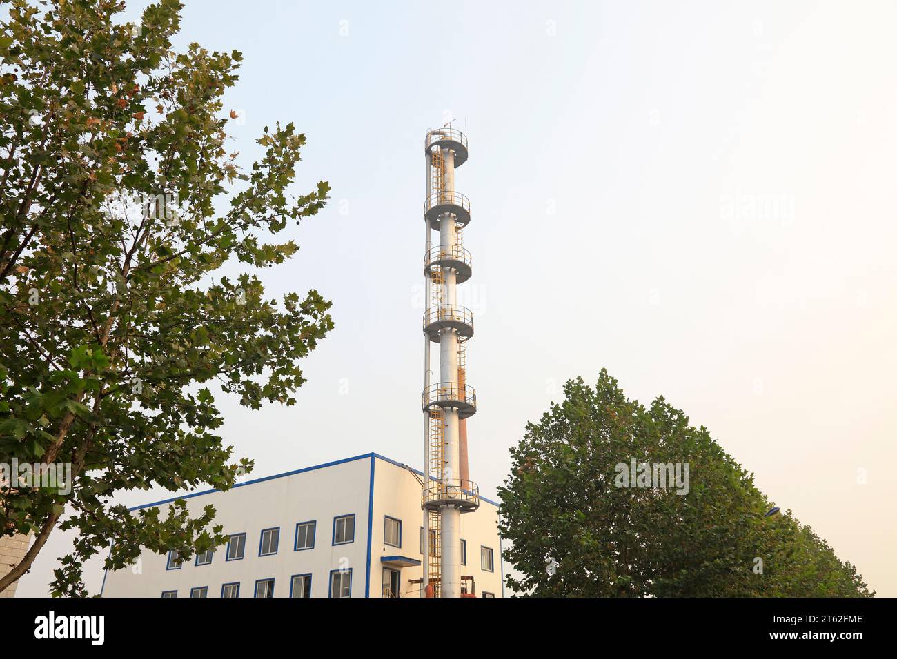 Distillation tower hi-res stock photography and images - Alamy
