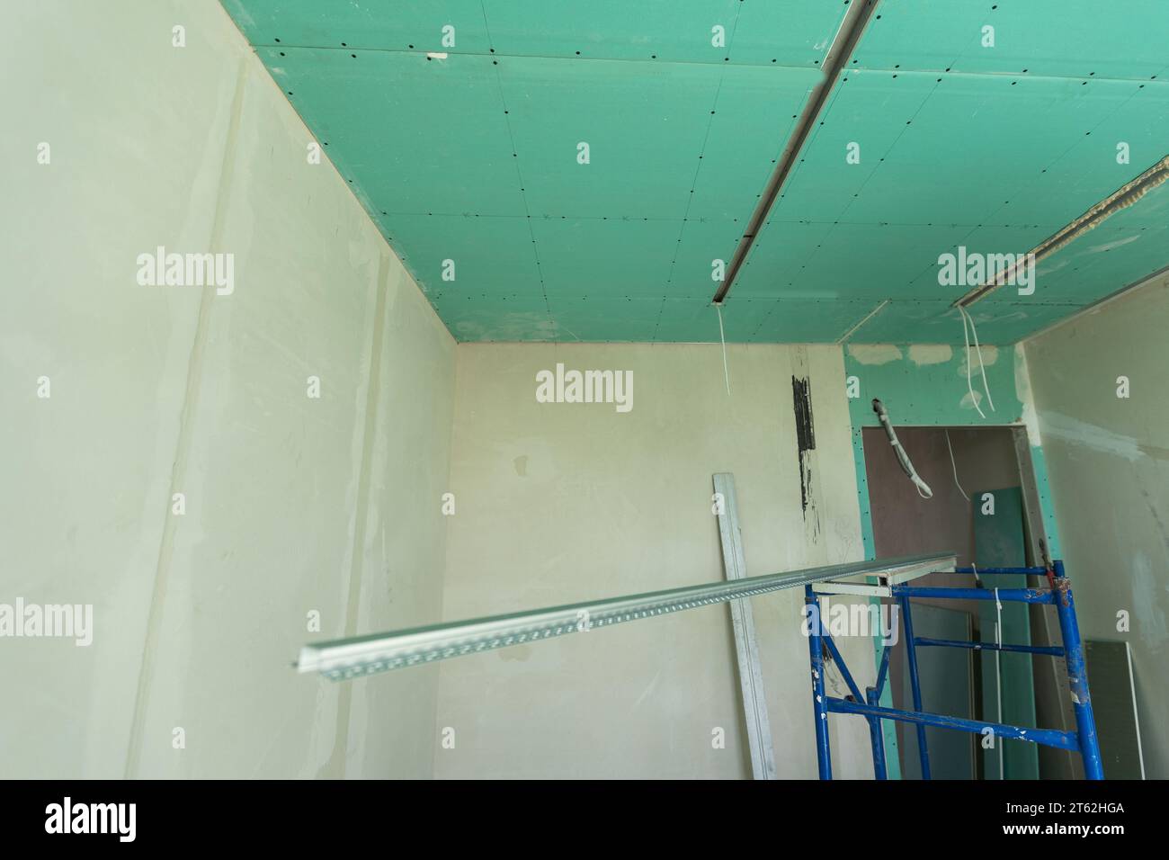 structure of ceiling suspension, installation of gypsum plasterboard ...