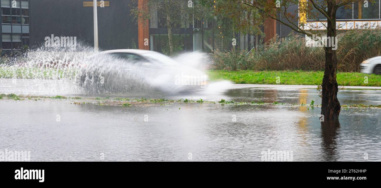 Car water splash hi-res stock photography and images - Alamy