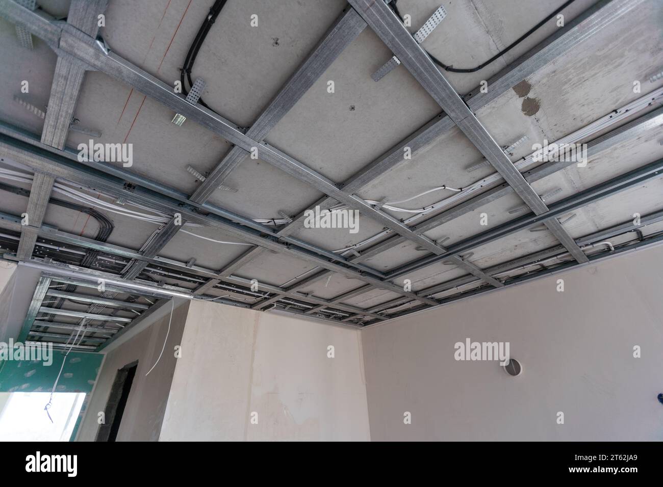 structure of ceiling suspension, installation of gypsum plasterboard ...