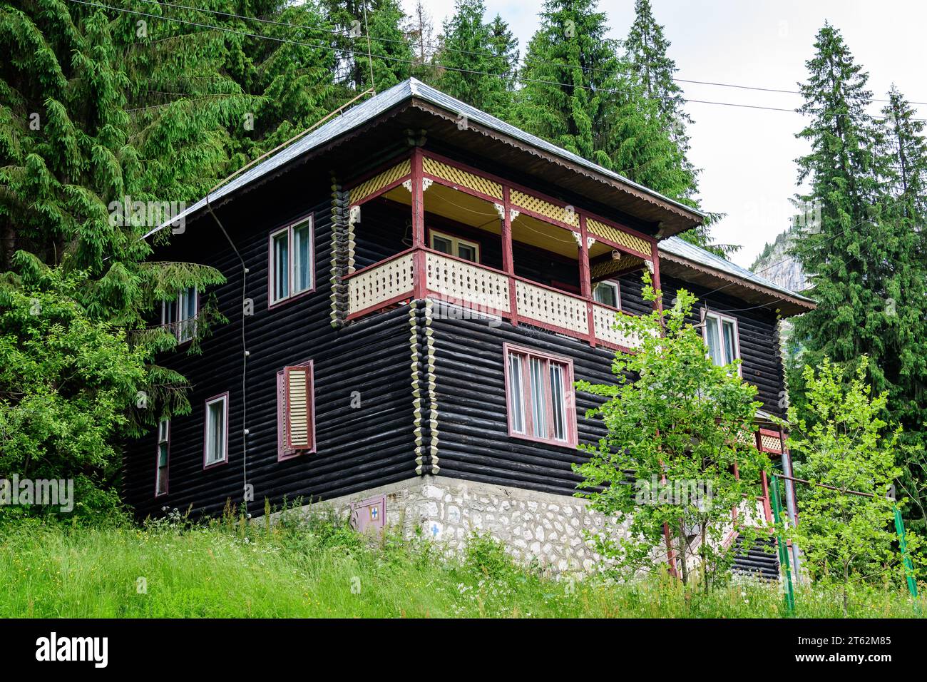 Sinaia, Romania - 3 July 2021: Old wooden building of Scropoasa Cottage ...
