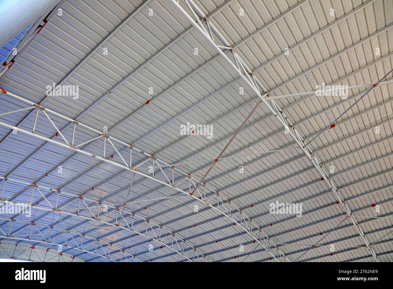 Steel frame roof Stock Photo - Alamy