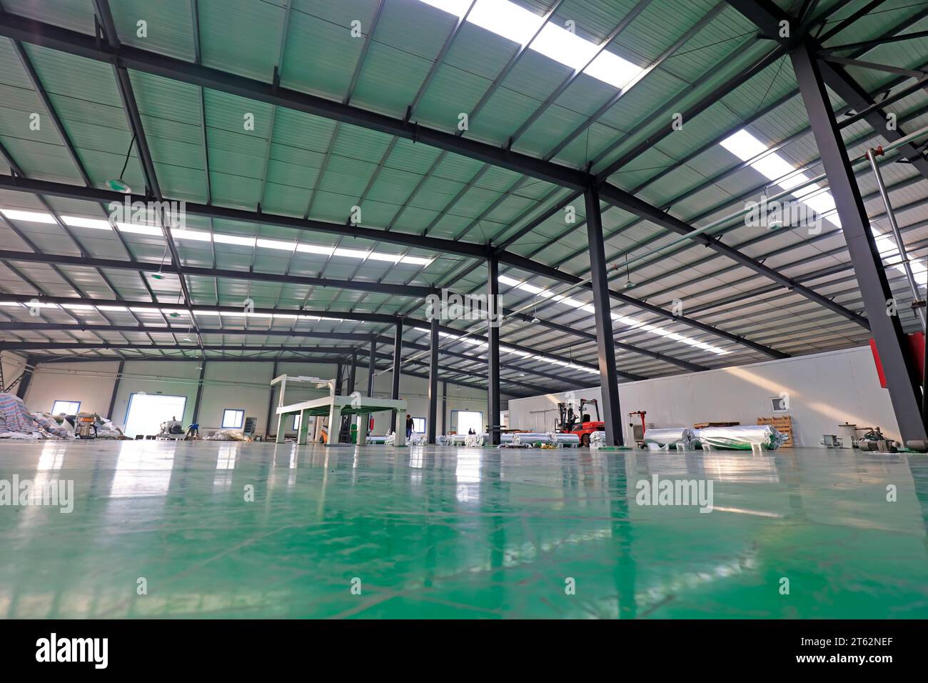 Steel beam frame of industrial building Stock Photo - Alamy