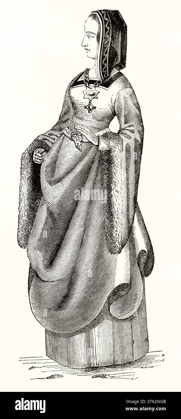 Girl wearing medieval costume hi-res stock photography and images - Alamy