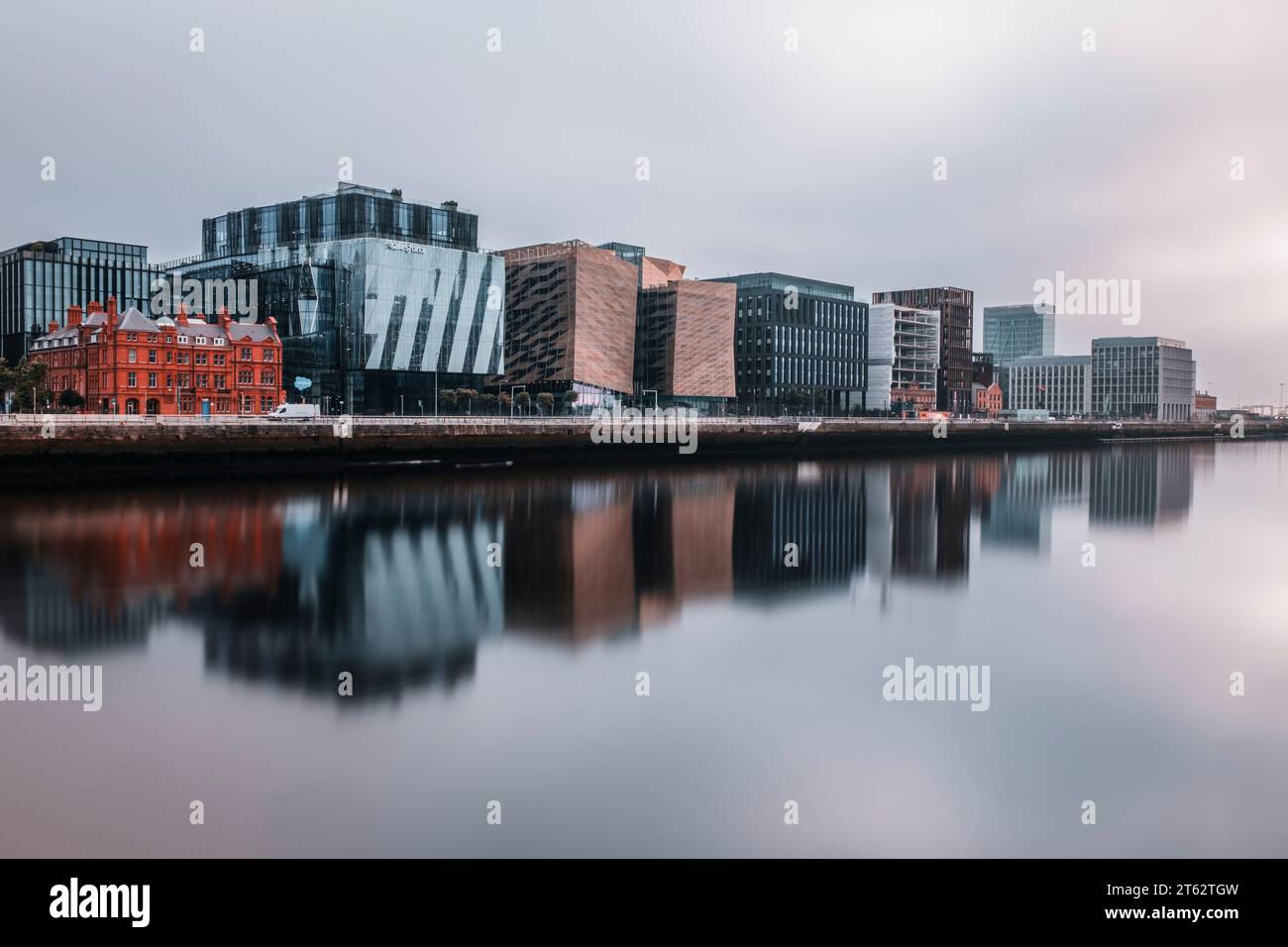 Destination docklands hi-res stock photography and images - Alamy