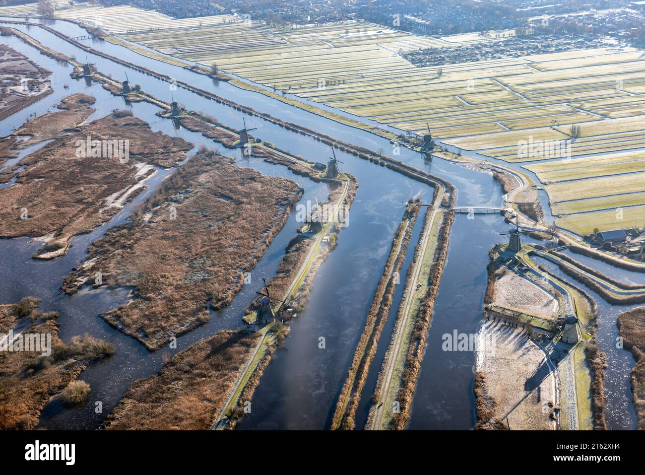 Aerial view traditional windmills Kinderdijk, famous landscape hotspot ...