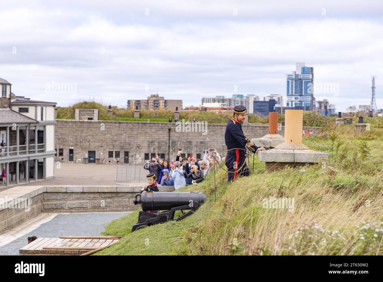 Canada tradition - guards of the 78th Highlanders fire the traditional ...