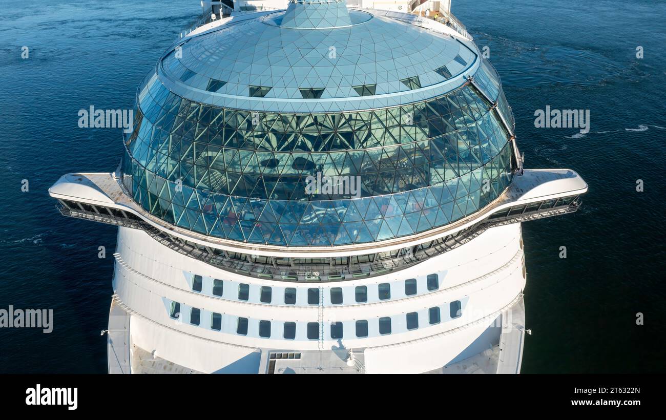 World's largest cruise ship ICON OF THE SEAS during second sea trials ...