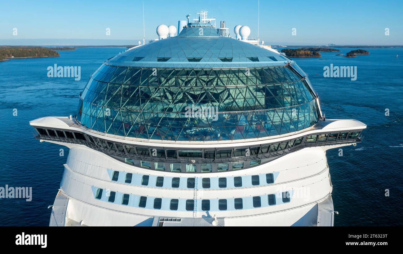 World's largest cruise ship ICON OF THE SEAS during second sea trials ...