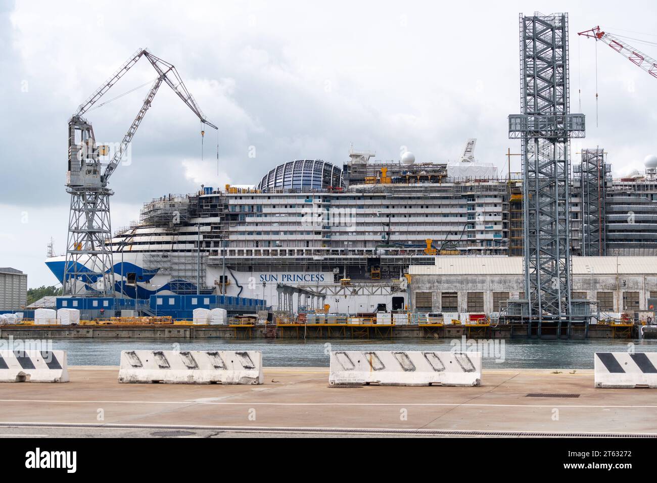 Monfalcone, Italien - 17 September 2023: Das Kreuzfahrtschiff Sun ...