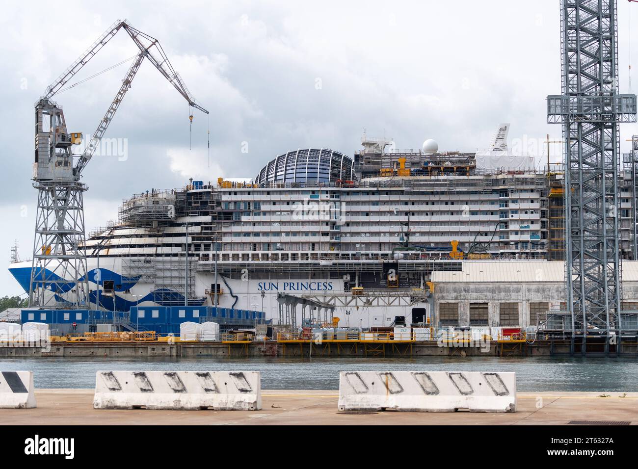 Monfalcone, Italien - 17 September 2023: Das Kreuzfahrtschiff Sun ...
