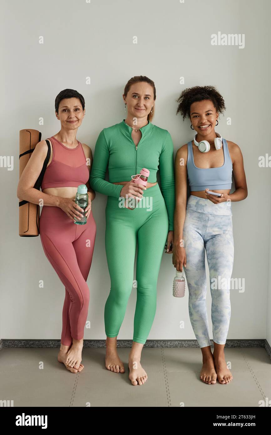 People wearing fitness clothes group hi-res stock photography and ...