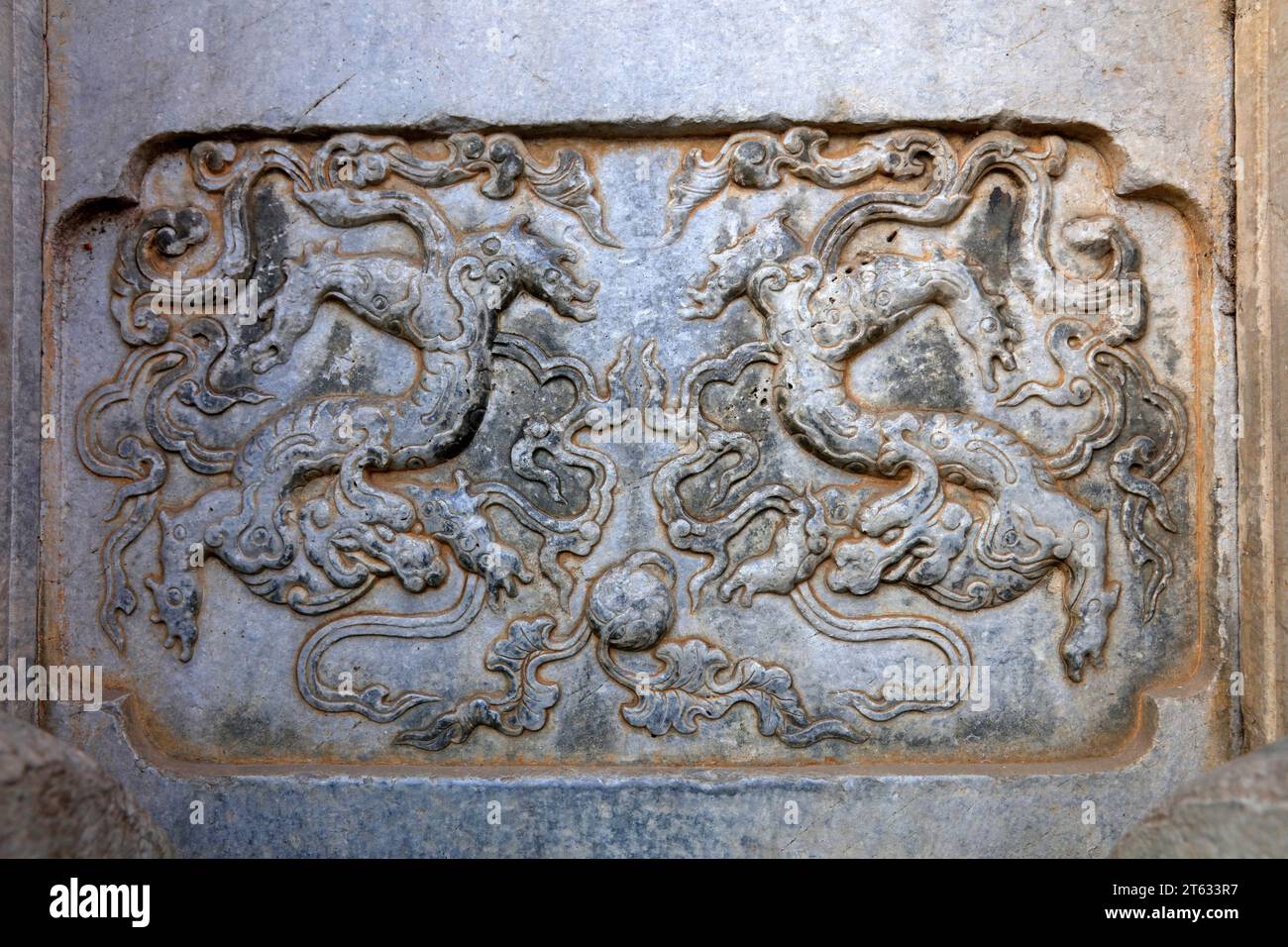 Ancient Chinese rock carving technology Stock Photo - Alamy