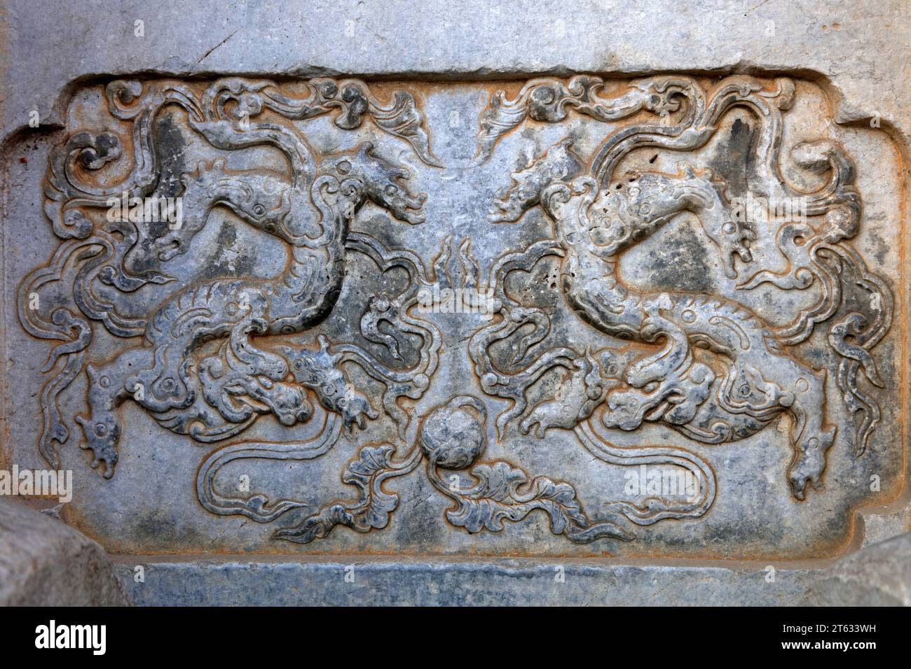 Ancient Chinese rock carving technology Stock Photo - Alamy